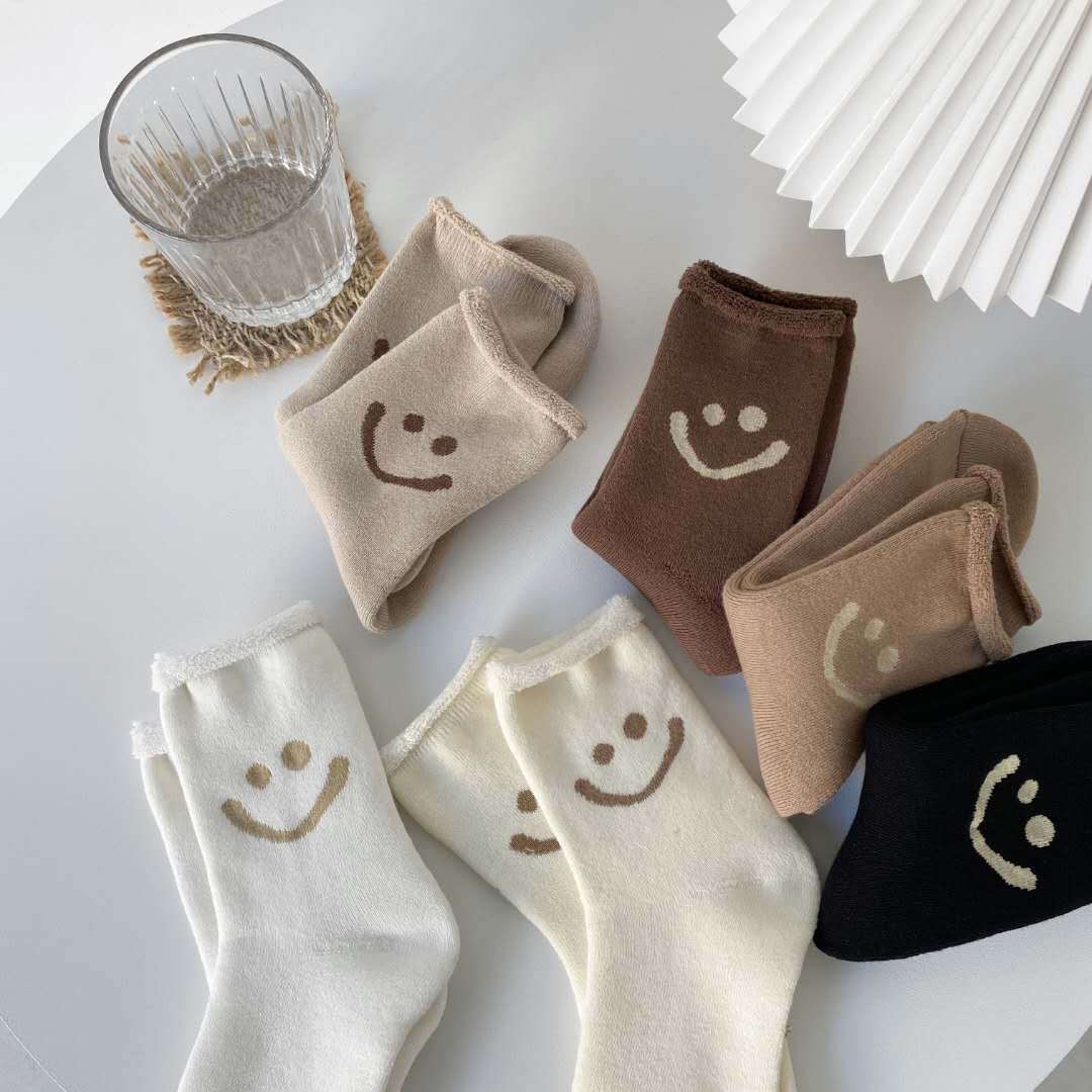 Women's Warm Smiley Face Socks - LOOUZ